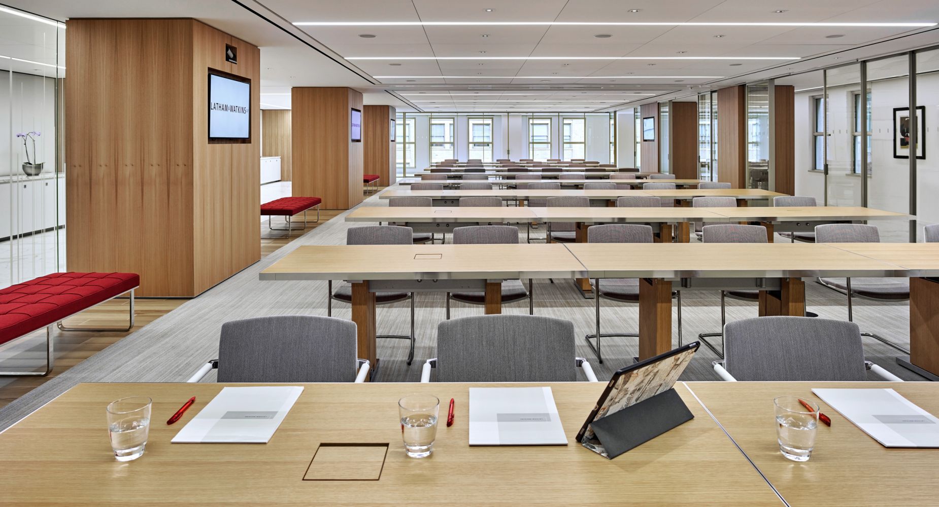 Motus | HALCON Furniture